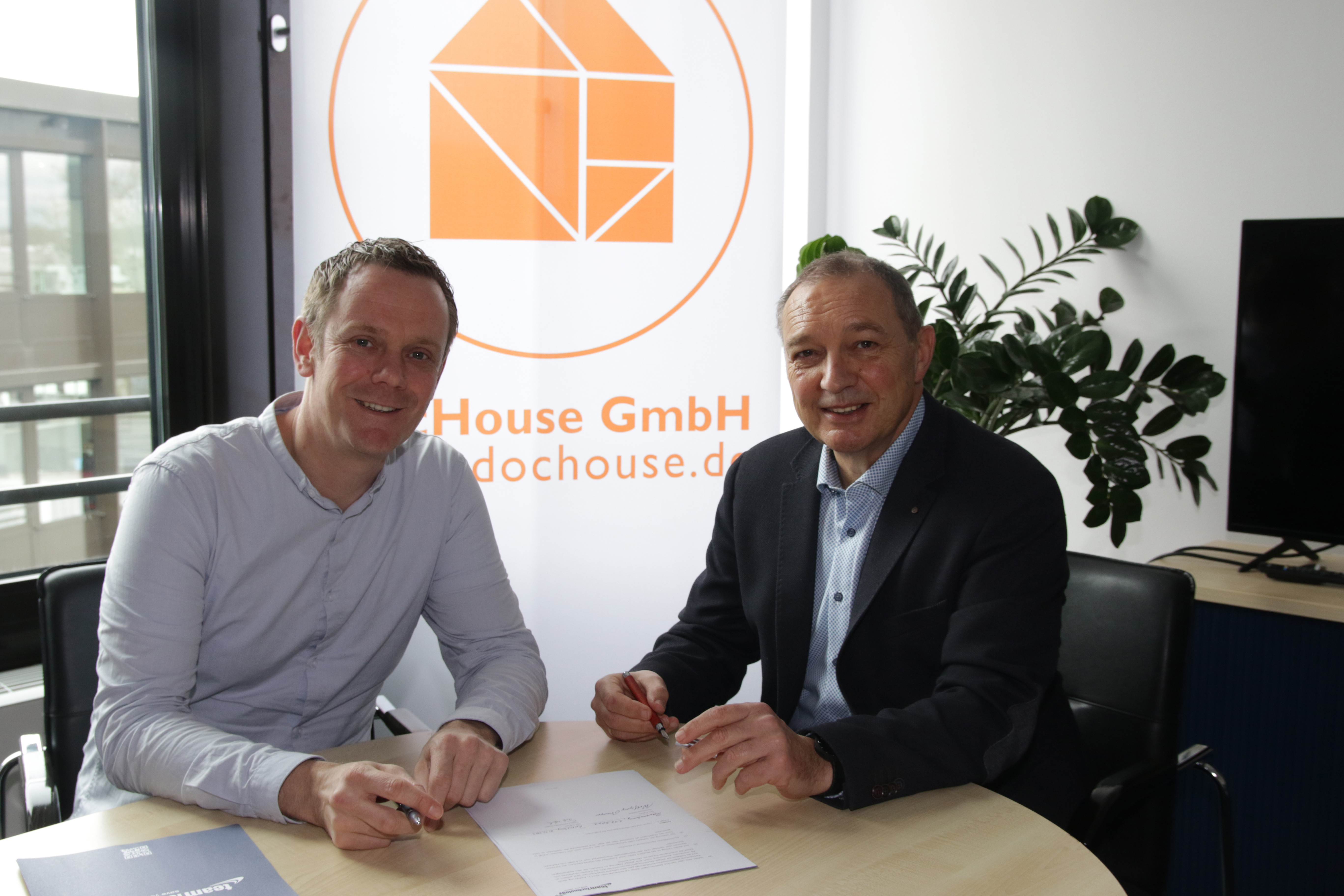 „Lasst uns mit Outlook sprechen“ | DocHouse